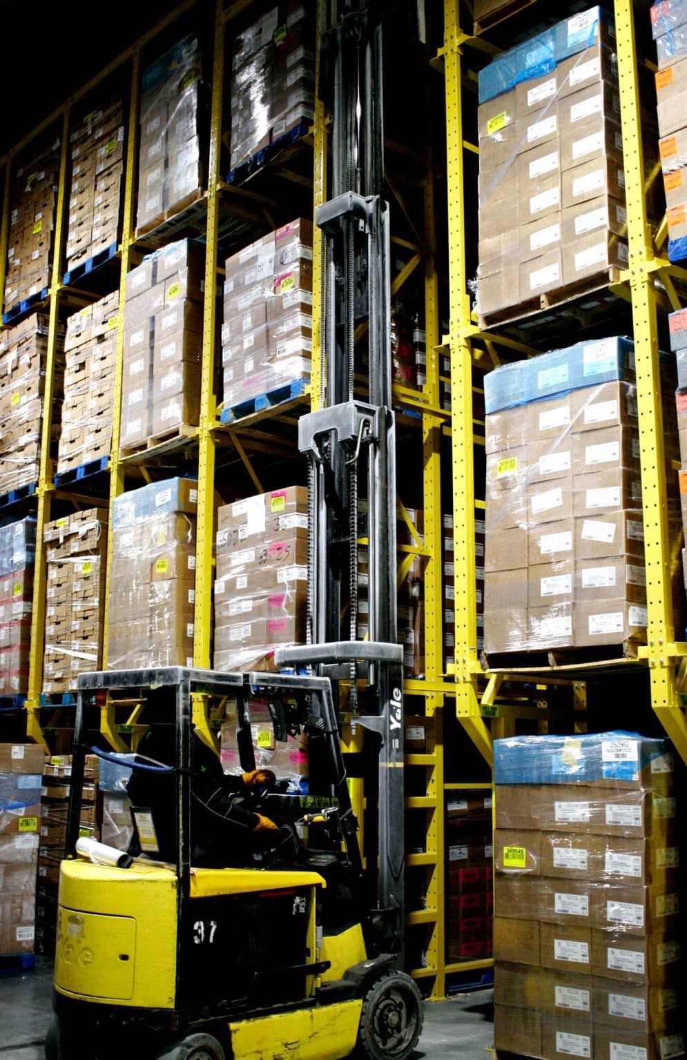 10 Signs to Update Your Warehouse Racking System | Steel King
